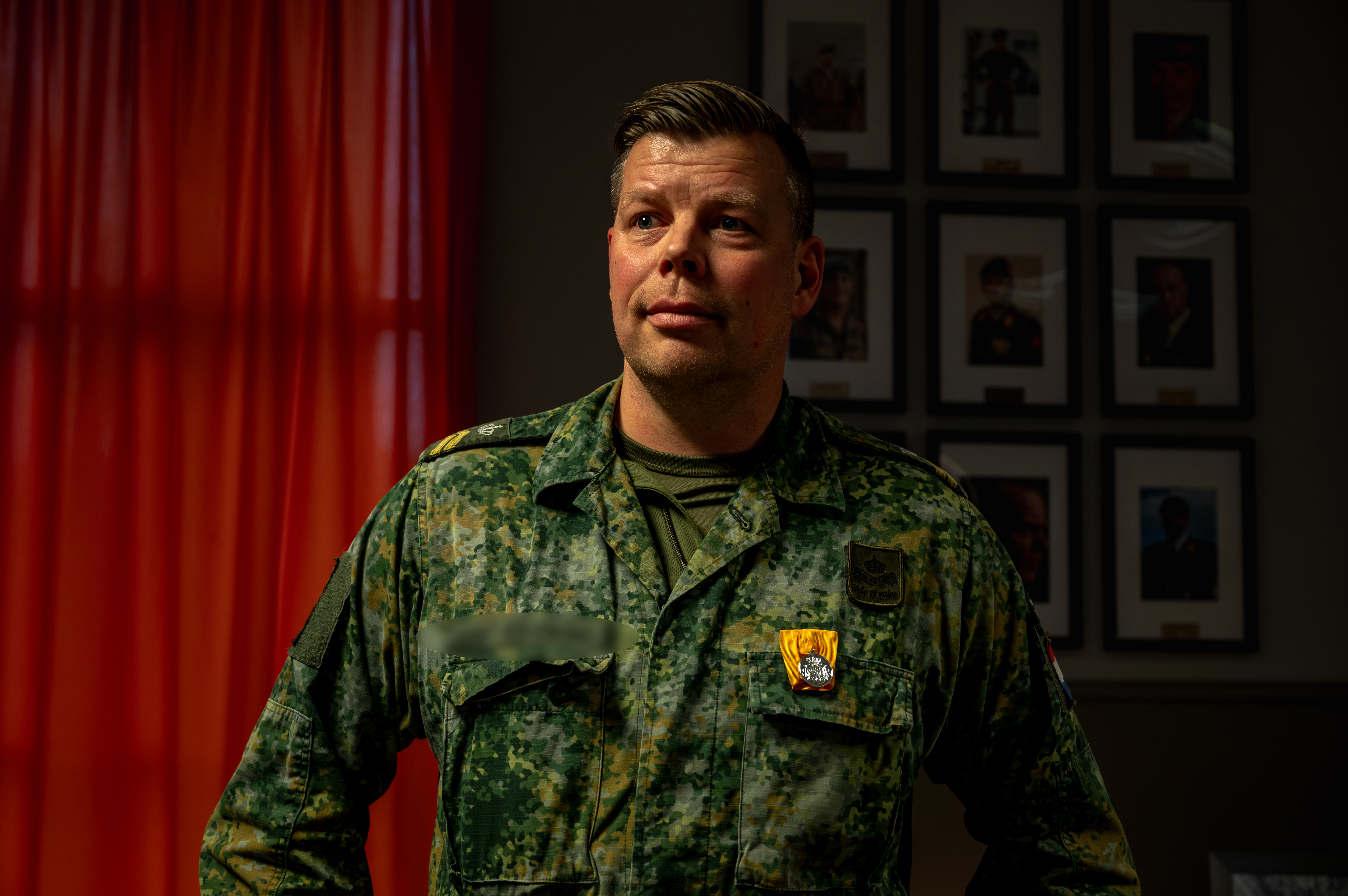Zilveren medaille uitgereikt aan Sergeant-majoor Tim | Garderegiment ...
